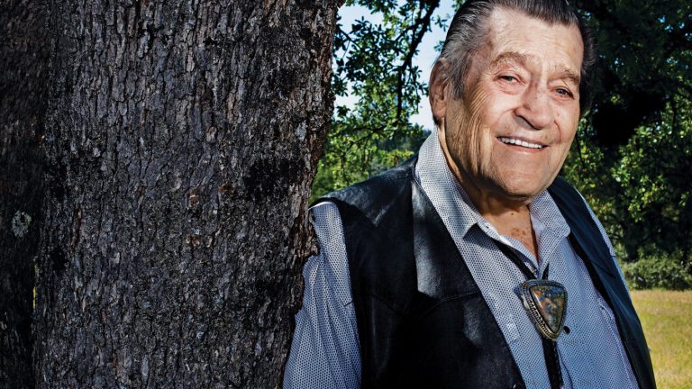 TV Actor Clint Walker's Bio: Age, Net Worth, Height, Twin Sister, Spouse