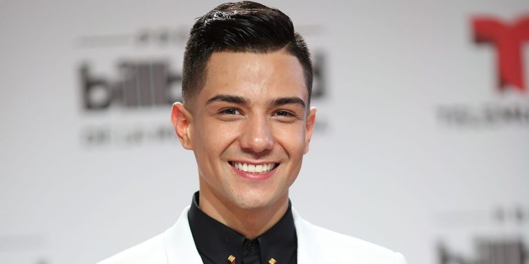 Who's singer Luis Coronel? Wiki: Age, Height, Brother, Family, Net Worth