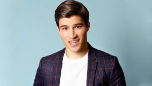 Who's Cameron Cuffe from "Krypton"? Bio: Net Worth, Height, Children ...
