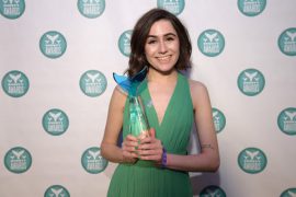 Who is singer Dodie Clark? Her Wiki: Height, Boyfriend, Affair, Net ...