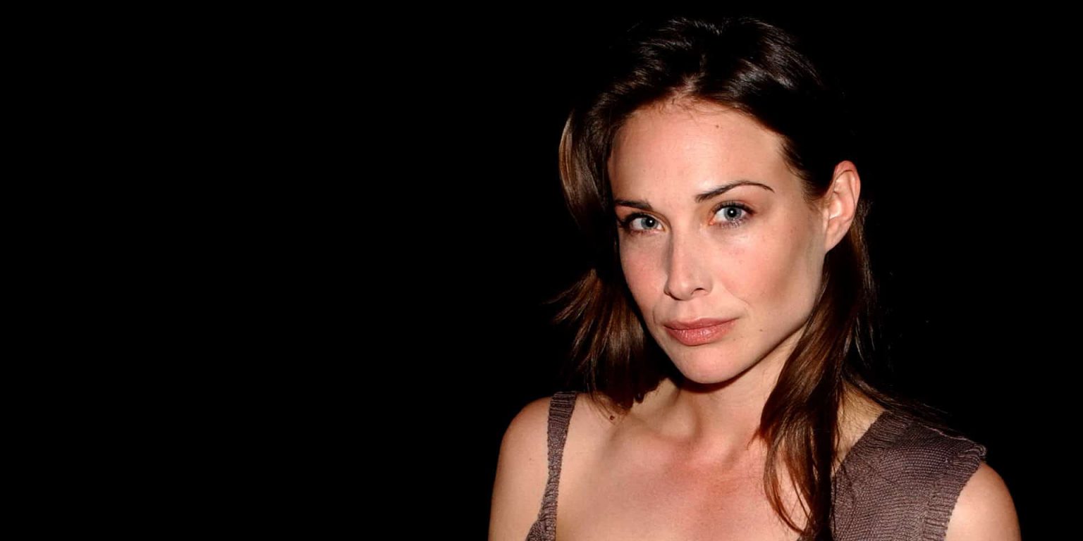 Qui est Claire Forlani, l'épouse de Dougray Scott de « Mallrats » ? Sa ...