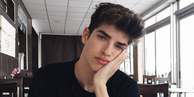 Who's youtuber Manu Rios? Wiki: Age, Brother, Girlfriend, Affair ...