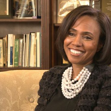 What is Suzanne Shank net worth? Wiki Biography, husband, family, kids ...