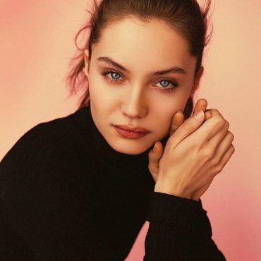 Dayna Frazer's Wiki Biography. Dylan Sprouse ex-girlfriend's age ...