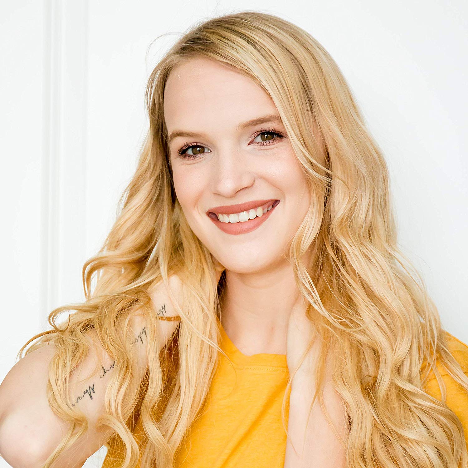 Kyra Sivertson Wiki Biography, age, net worth, husband Oscar Morales ...