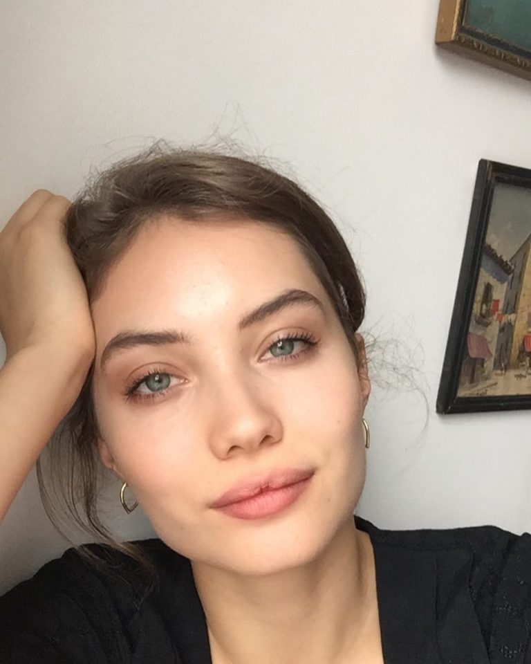 Dayna Frazer, Dylan Sprouse ex-girlfriend's Wikipedia, Biography, Age ...