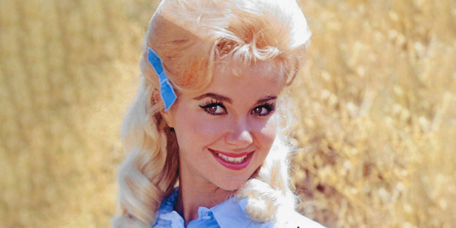 Where is Gunilla Hutton today? Wiki, measurements, net worth ...