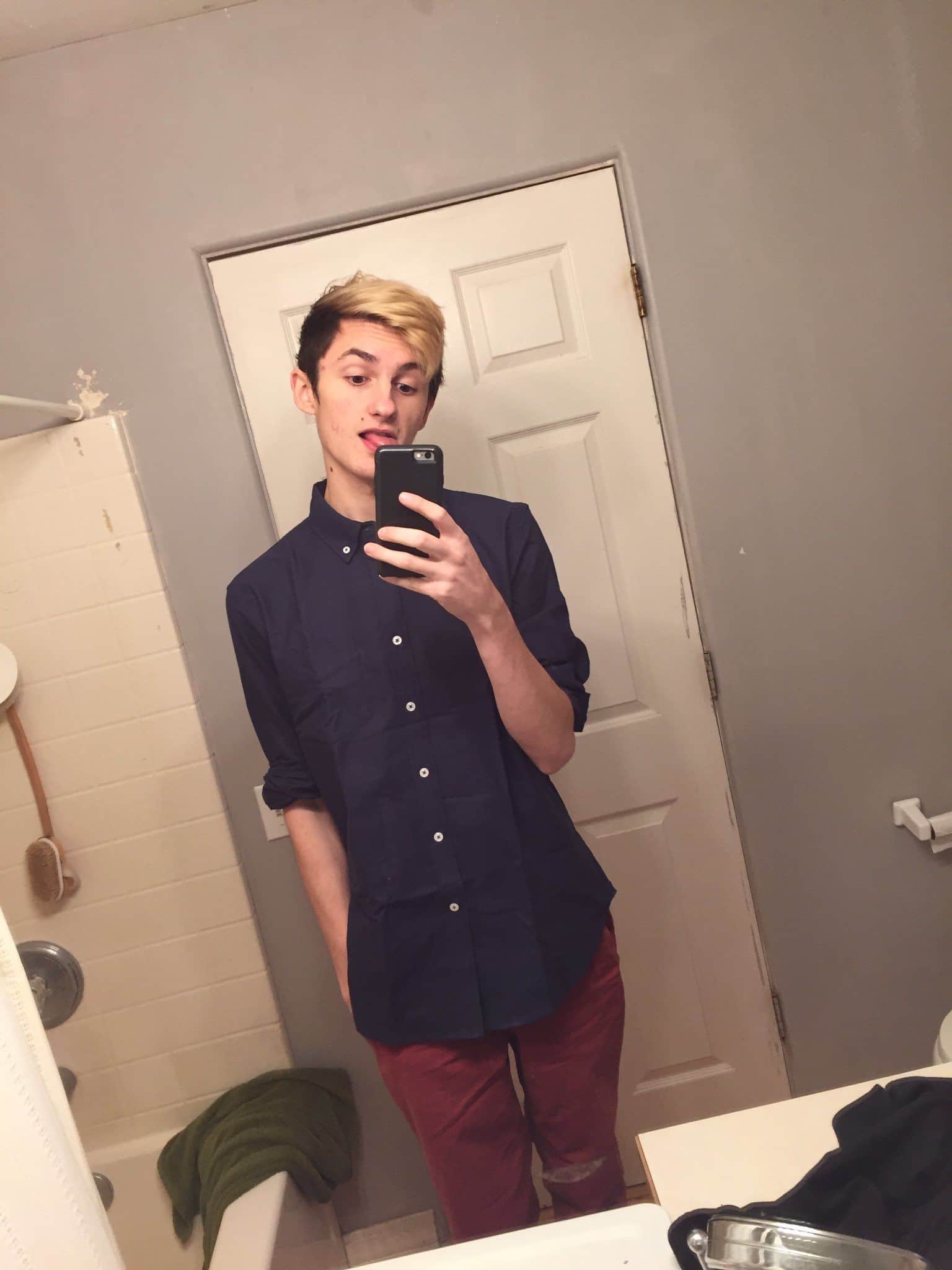 Tofuu (Roblox gamer) Wiki, Age, real name, girlfriend, net worth ...