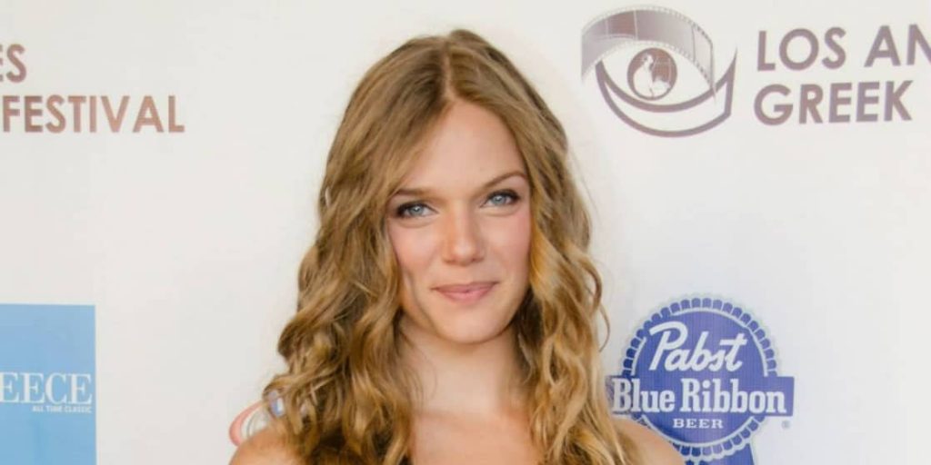 Tracy Spiridakos Wiki Biography, husband, measurements, age - Biography ...