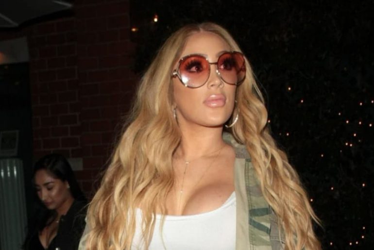 Who's Instagram star Nikki Mudarris? Wiki: Net Worth, Brother, Parents