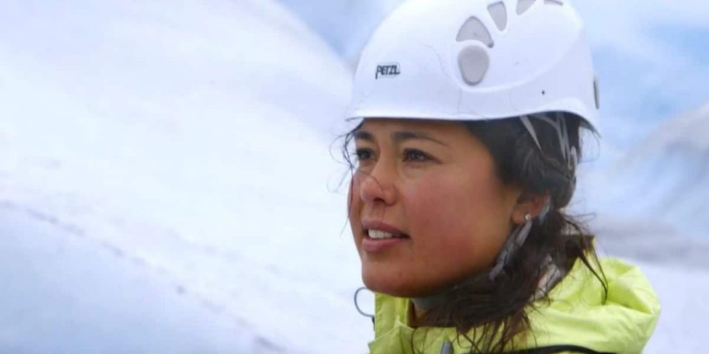 Ariel Tweto's Wiki, age, net worth, plane crash. Is she married ...