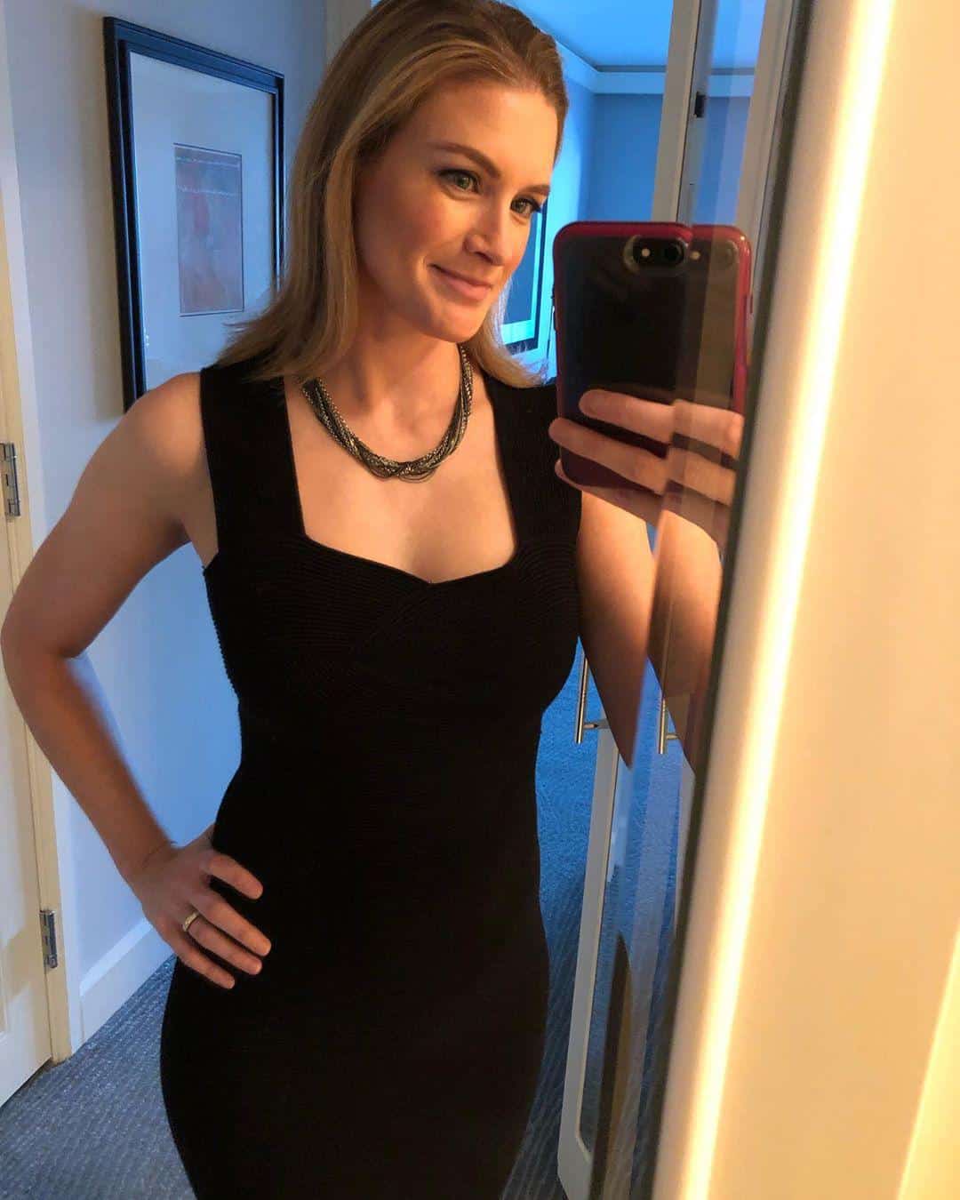 Kerith Burke Wiki Biography, age, height, husband, mom, body ...