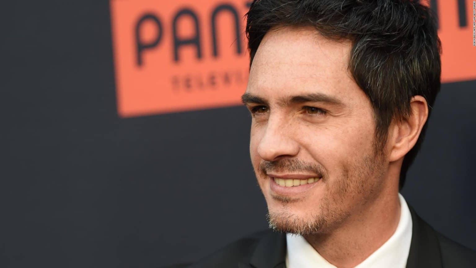 How Mauricio Ochmann Went from a Waiter in LA to an Actor - Biography ...