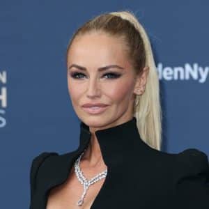 Le mannequin slovaque Adriana Karembeu : son âge, sa taille, sa famille ...