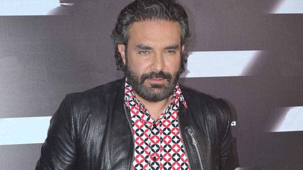 The Life and Career of Mauricio Islas: Age, Height, Spouse, Kids ...