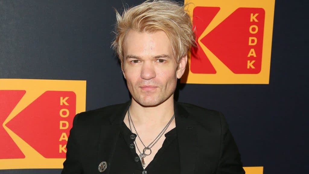 What happened to Deryck Whibley? His Age, Height, Net Worth - Biography ...