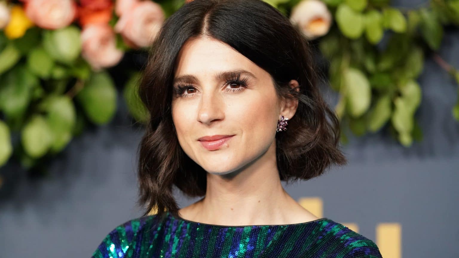 How Aya Cash Went from Struggling Waitress to Critically Acclaimed Star ...