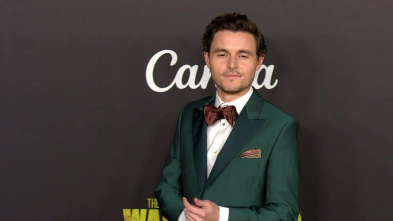 How old was Callan McAuliffe in Flipped? His Height, Girlfriend ...