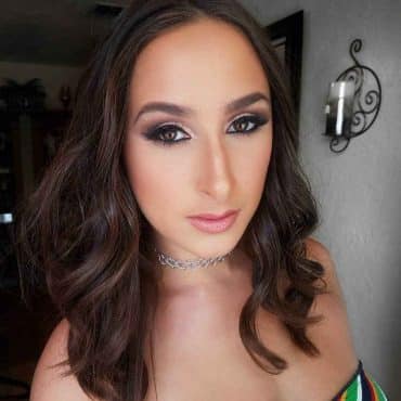 How Ashley Adams Became a Star of Netflix and YouTube - Biography Tribune