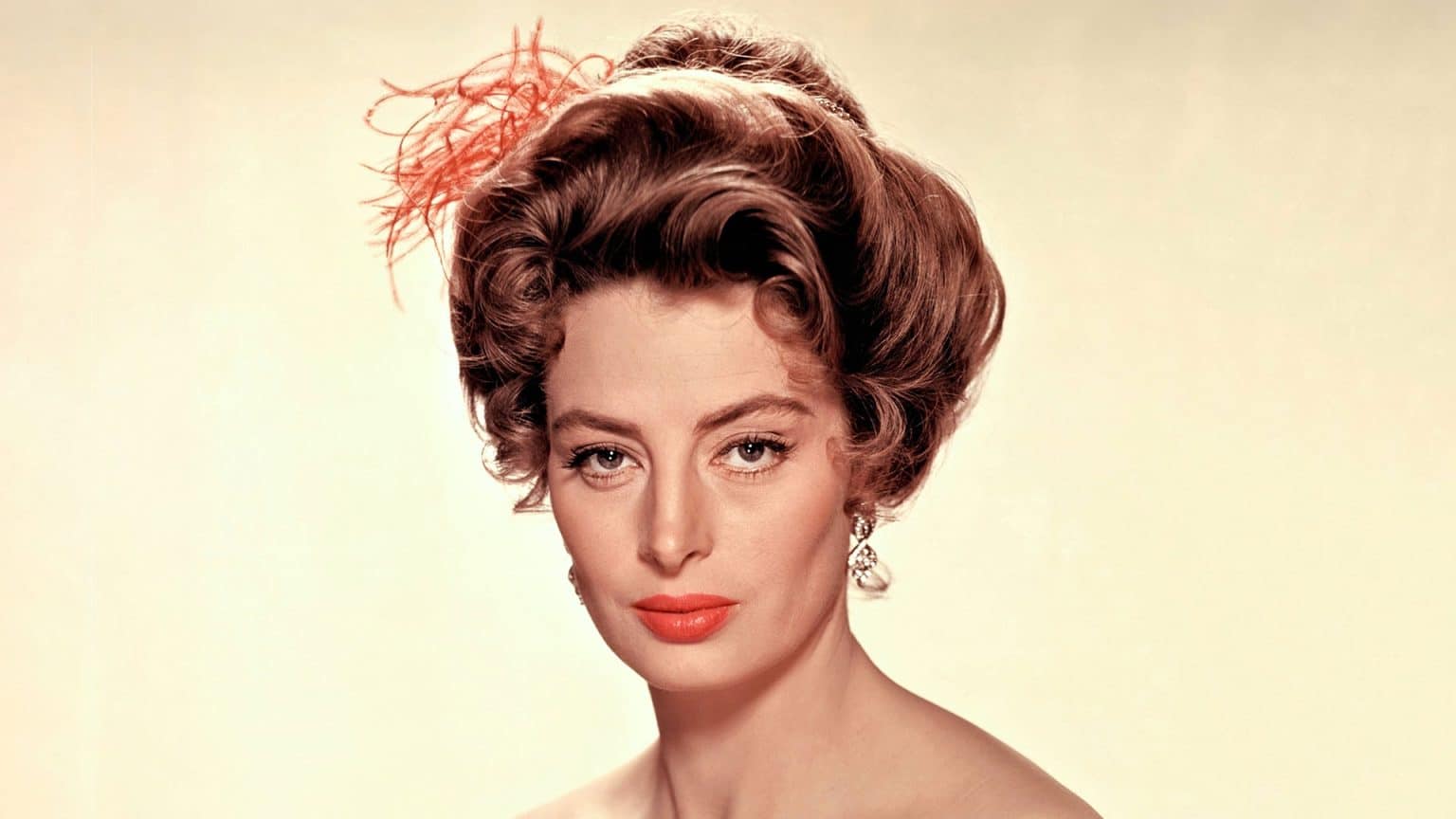How Capucine Conquered the Screen with Her Beauty and Charm - Biography ...