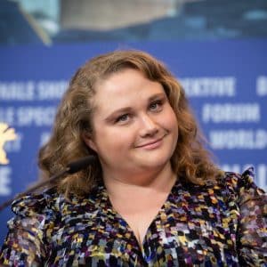 What has Danielle Macdonald been in? Her Age, Height, Single, Career ...