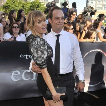 Is Ethan Embry still married? His Age, Height, Career, Net Worth ...