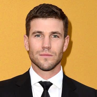 Austin Stowell: The Rising Star Who Shines in Diverse Roles - Biography ...