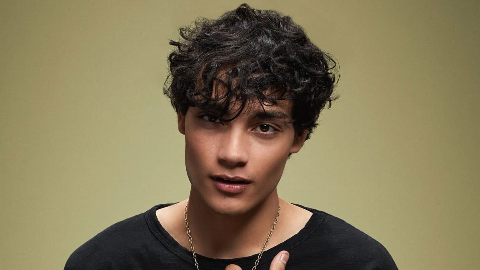 The Secret Life of Evan Evagora: Age, Height, Career, Girlfriend ...