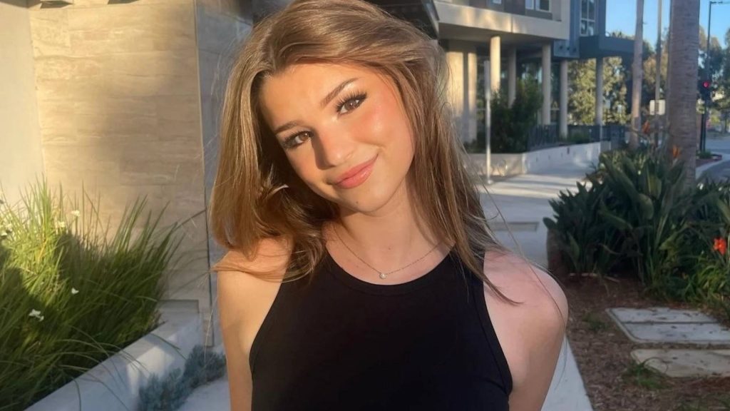 Why is Brooke Monk so famous? Her Age, Height, Boyfriend - Biography ... Why is Brooke Monk so famous? Her Age, Height, Boyfriend - Biography ...