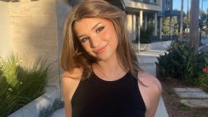 Why is Brooke Monk so famous? Her Age, Height, Boyfriend - Biography ...