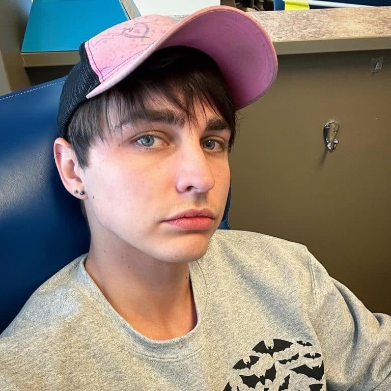 Why did Colby Brock have surgery? His Age, Height, Net Worth ...