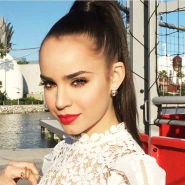 Avec qui Sofia Carson est-elle amoureuse ? Son âge, ses frères et sœurs ...